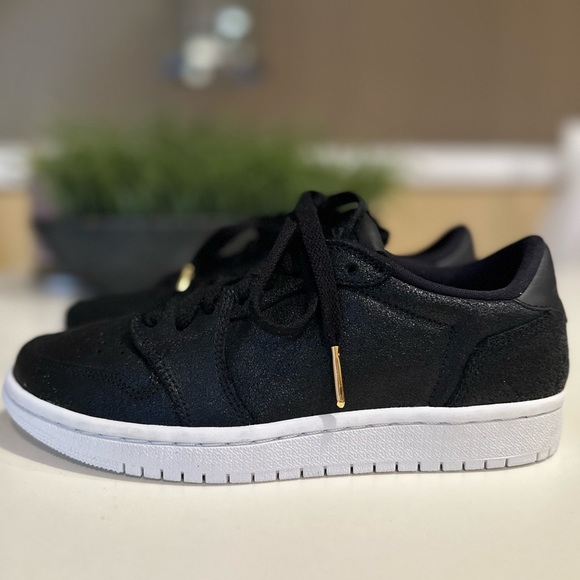 Nike | Shoes | Jordan Brand Air Jordan Retro Low No Swoosh Size 65 ...